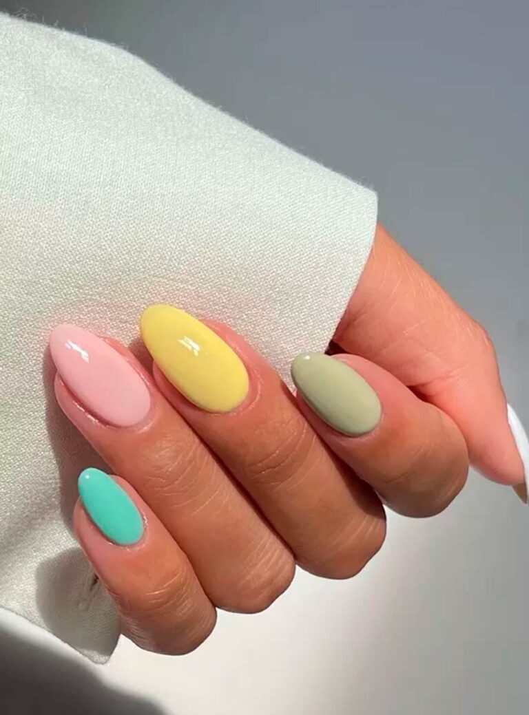 Unhas de Carnaval 2026: 70 ideias Coloridas, decoradas, Neon e com glitter