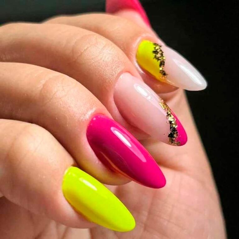 Unhas de Carnaval 2026: 70 ideias Coloridas, decoradas, Neon e com glitter
